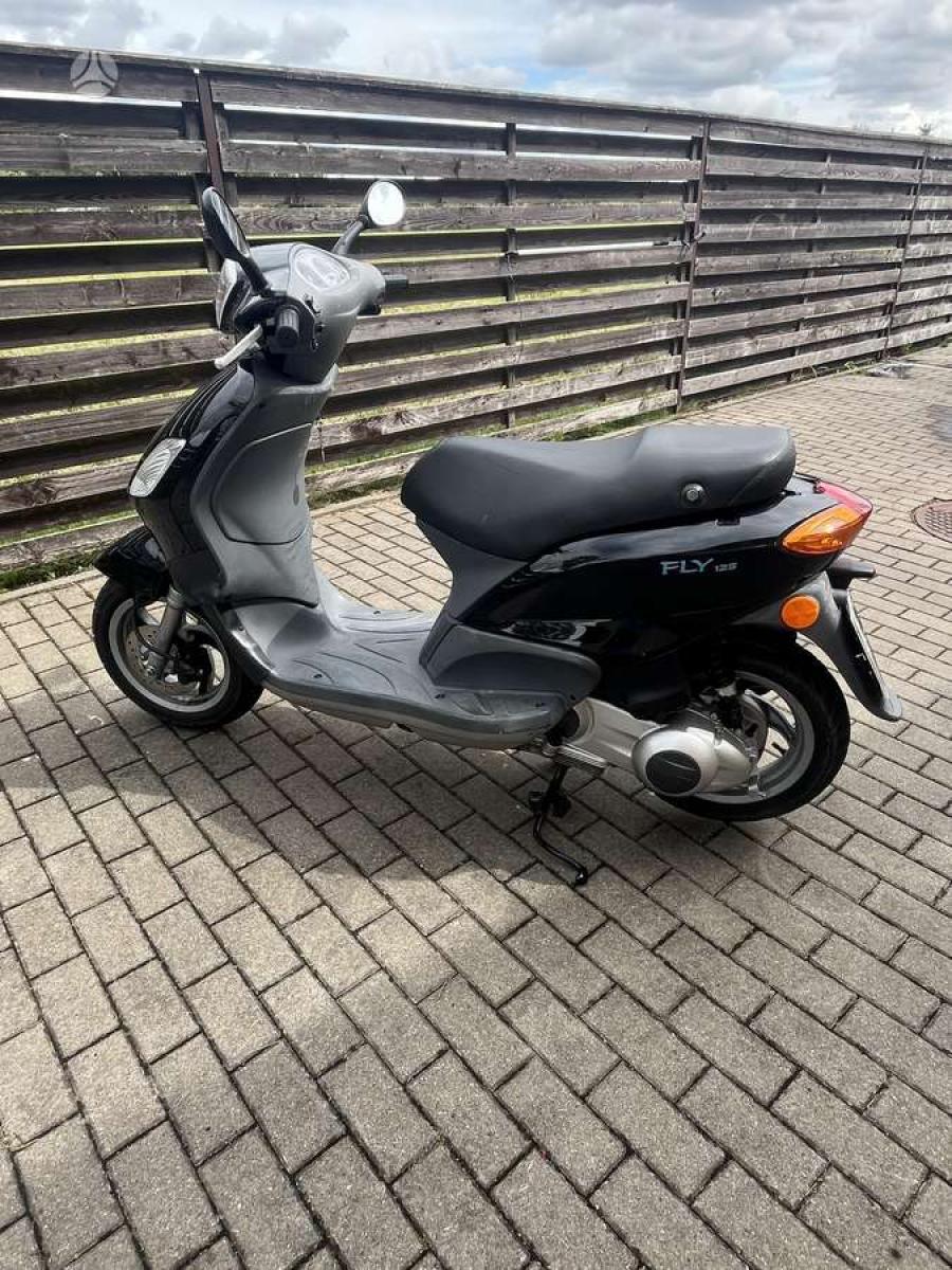 Black Piaggio Fly 2008 in Marijampole, with an engine capacity of 0.13 L and mileage of 6 thousand km for 850 €, photo 7 on AUTOMOTO.COM.LV