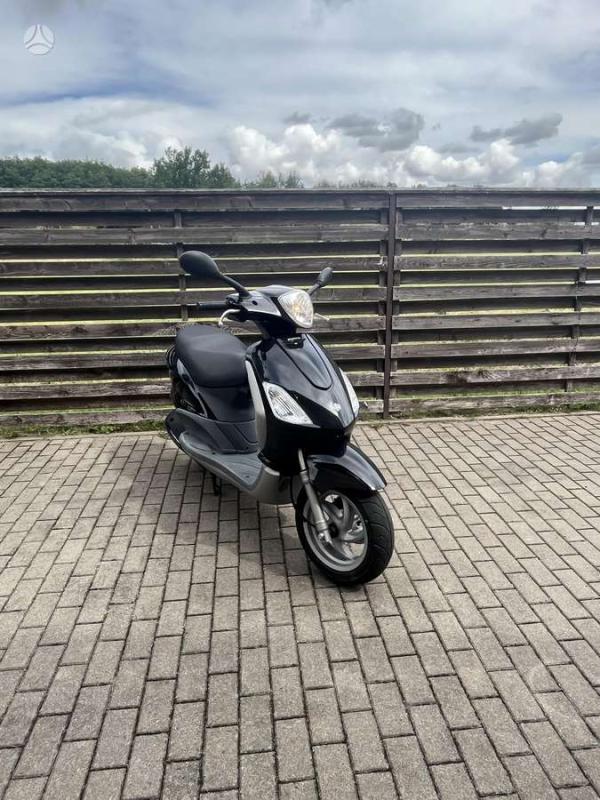 Black Piaggio Fly 2008 in Marijampole, with an engine capacity of 0.13 L and mileage of 6 thousand km for 850 €, photo 7 on AUTOMOTO.COM.LV