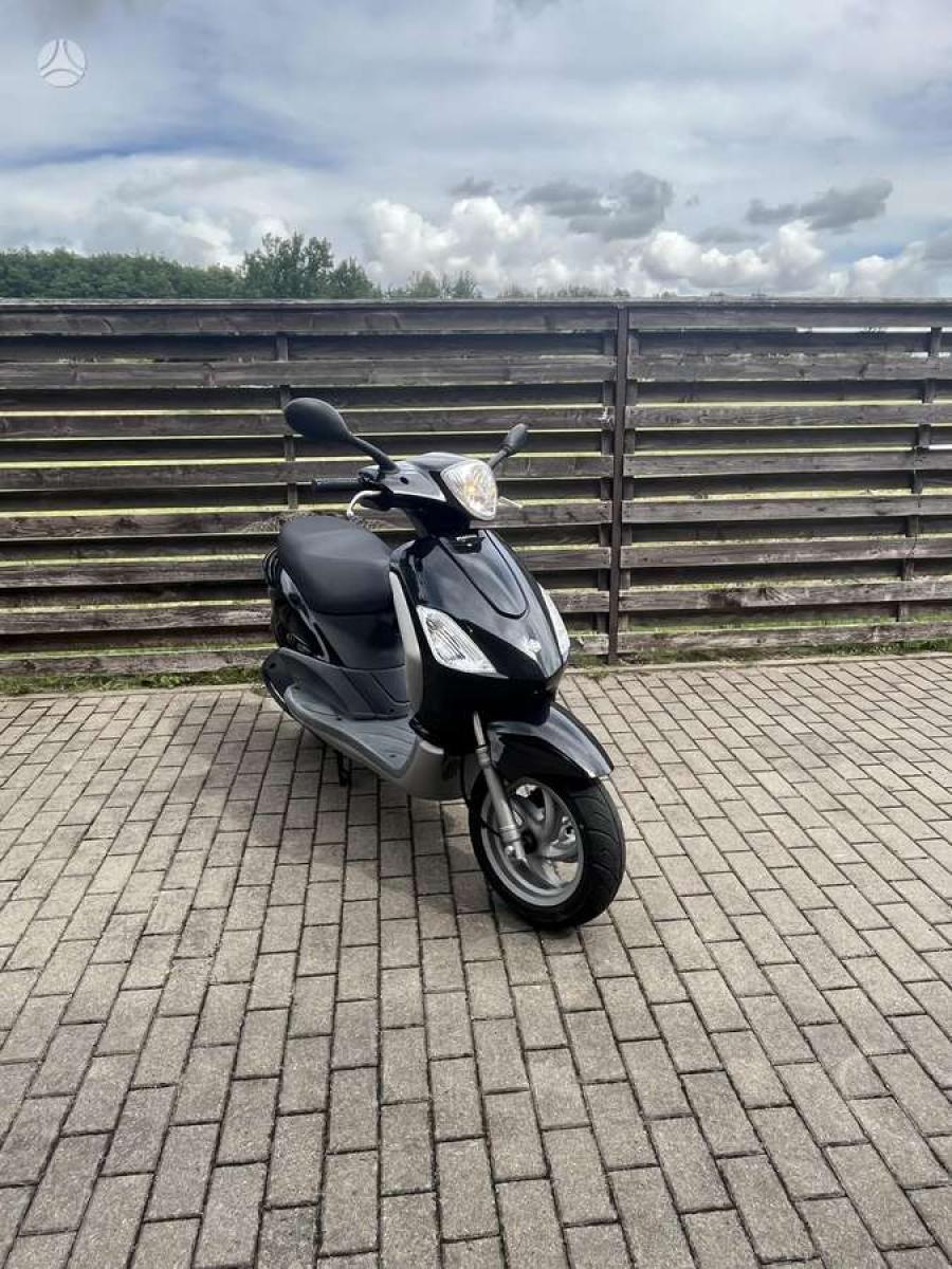Black Piaggio Fly 2008 in Marijampole, with an engine capacity of 0.13 L and mileage of 6 thousand km for 850 €, photo 8 on AUTOMOTO.COM.LV