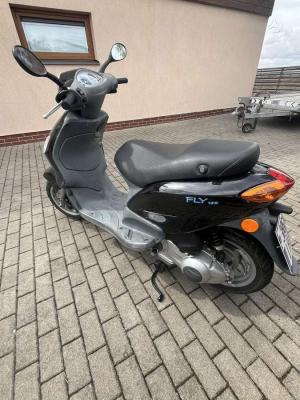 Black Piaggio Fly 2008 in Marijampole, with an engine capacity of 0.12 L and mileage of 6 thousand km for 750 €, photo 5 on AUTOMOTO.COM.LV
