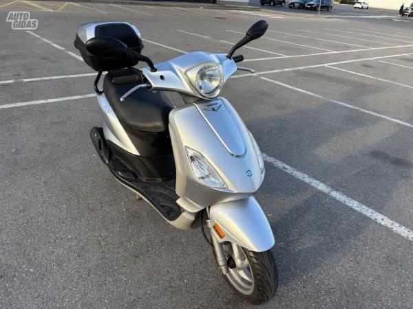 Серый Piaggio Fly 2008 в Каунас, объемом двигателя 0.05 л и пробегом 19 тыс. км за 850 €, фото 1 на AUTOMOTO.COM.LV
