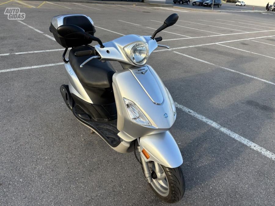 Grey Piaggio Fly 2008 in Kaunas, with an engine capacity of 0.05 L and mileage of 19 thousand km for 850 €, photo 1 on AUTOMOTO.COM.LV