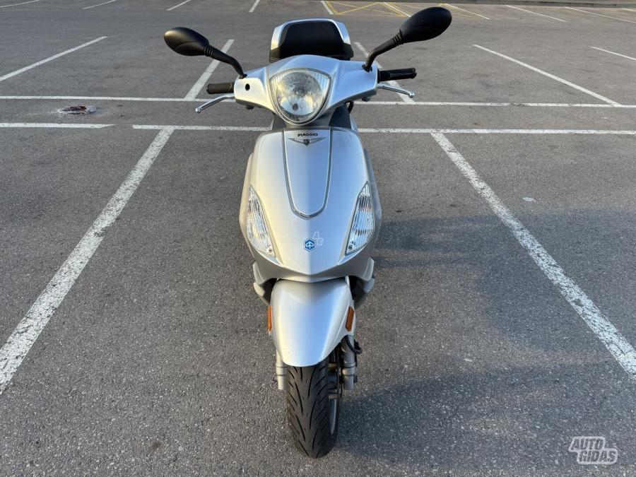 Grey Piaggio Fly 2008 in Kaunas, with an engine capacity of 0.05 L and mileage of 19 thousand km for 850 €, photo 3 on AUTOMOTO.COM.LV