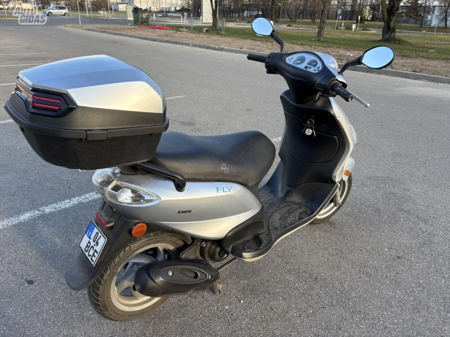 Grey Piaggio Fly 2008 in Kaunas, with an engine capacity of 0.05 L and mileage of 19 thousand km for 850 €, photo 8 on AUTOMOTO.COM.LV