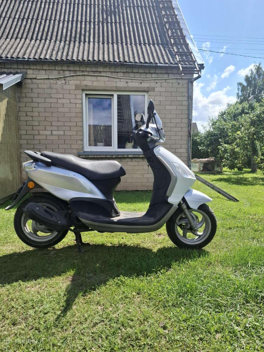 Серый Piaggio Fly 2011 в Вилкавишкис, объемом двигателя 50.00 л и пробегом 12 тыс. км за 550 €, фото 1 на AUTOMOTO.COM.LV