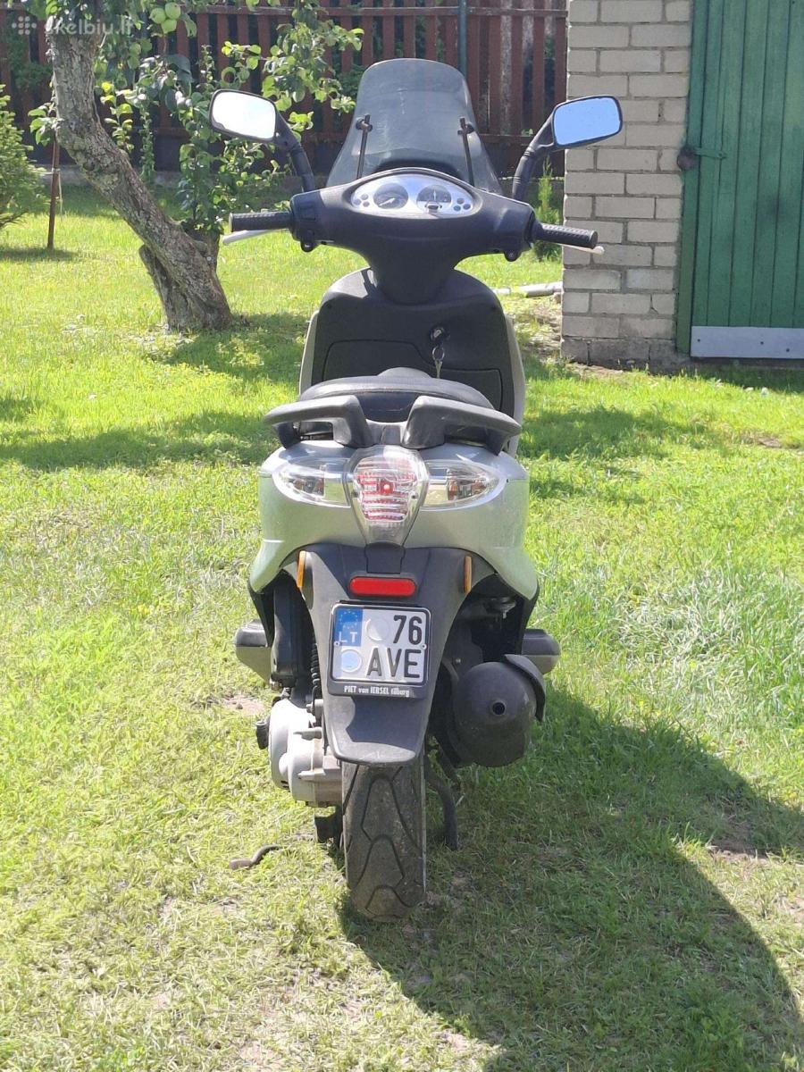 Серый Piaggio Fly 2011 в Вилкавишкис, объемом двигателя 50.00 л и пробегом 12 тыс. км за 550 €, фото 5 на AUTOMOTO.COM.LV