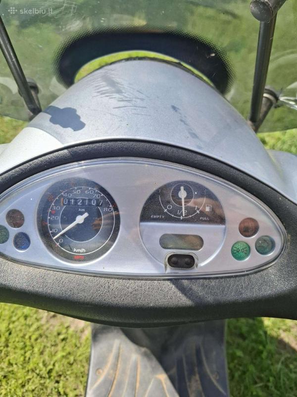 Серый Piaggio Fly 2011 в Вилкавишкис, объемом двигателя 50.00 л и пробегом 12 тыс. км за 550 €, фото 5 на AUTOMOTO.COM.LV