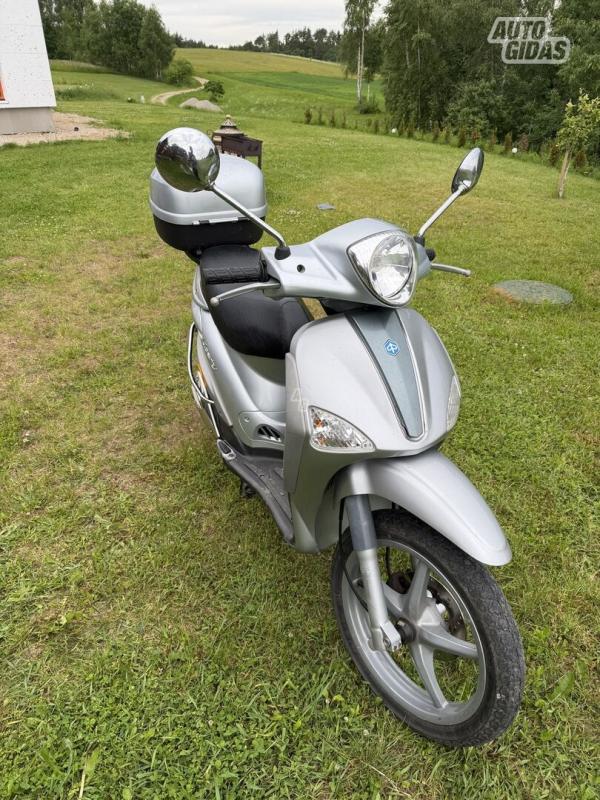 Grey Piaggio Liberty 2006 in Vilnius, with an engine capacity of 0.13 L and mileage of 16 thousand km for 1100 €, photo 1 on AUTOMOTO.COM.LV