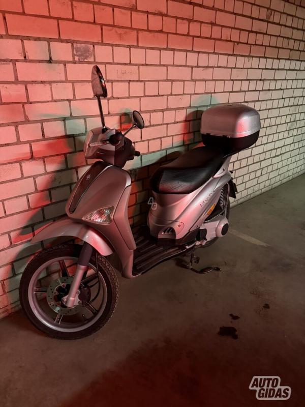 Grey Piaggio Liberty 2006 in Vilnius, with an engine capacity of 0.13 L and mileage of 16 thousand km for 1100 €, photo 3 on AUTOMOTO.COM.LV