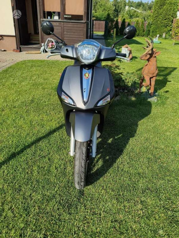 Серый Piaggio Liberty 2020 в Шяуляй, объемом двигателя 0.13 л и пробегом 10 тыс. км за 2050 €, фото 1 на AUTOMOTO.COM.LV