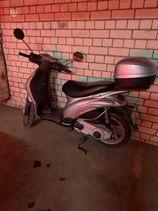 Piaggio Liberty 2006 в Вильнюс, объемом двигателя 0.13 л и пробегом 16 тыс. км за 900 €, фото 2 на AUTOMOTO.COM.LV