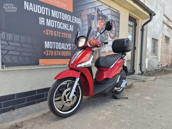 Sarkans Piaggio Liberty 2016 Panevēža, ar dzinēja tilpumu 0.13 L un nobraukumu 21 tūkst. km par 1450 €, foto 2 vietnē AUTOMOTO.COM.LV