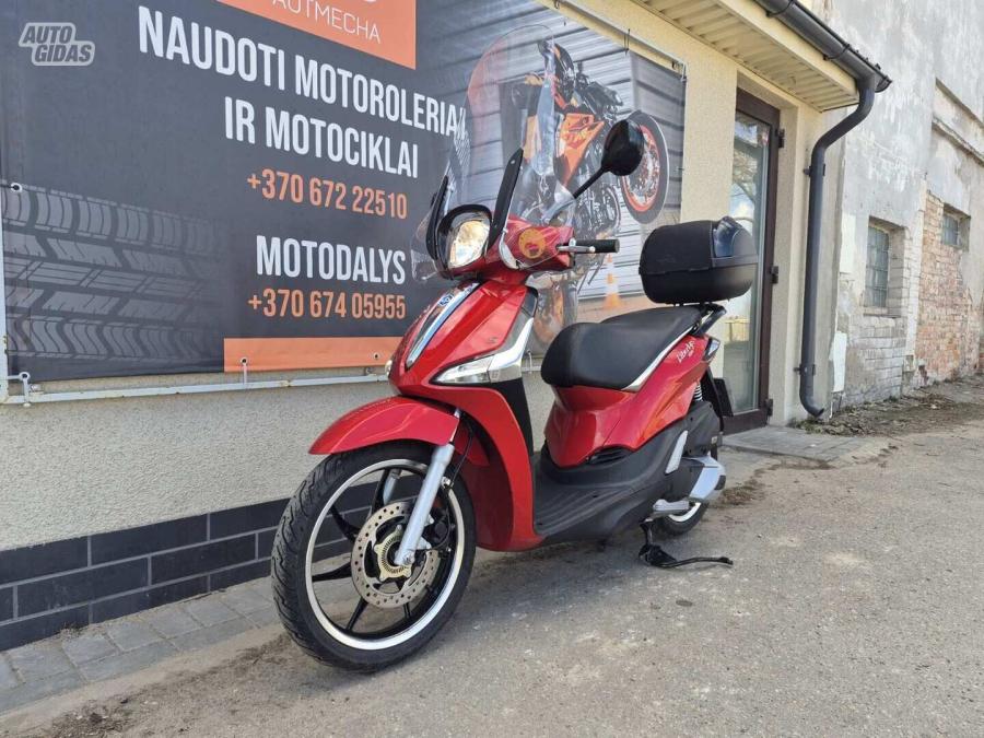 Red Piaggio Liberty 2016 in Panevezys, with an engine capacity of 0.13 L and mileage of 21 thousand km for 1450 €, photo 3 on AUTOMOTO.COM.LV