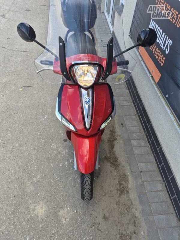 Sarkans Piaggio Liberty 2016 Panevēža, ar dzinēja tilpumu 0.13 L un nobraukumu 21 tūkst. km par 1450 €, foto 5 vietnē AUTOMOTO.COM.LV