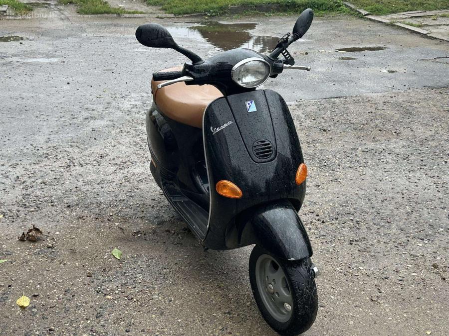 Melns Piaggio MP3 2005 Kauņa, ar dzinēja tilpumu 50.00 L un nobraukumu 15 tūkst. km par 700 €, foto 1 vietnē AUTOMOTO.COM.LV
