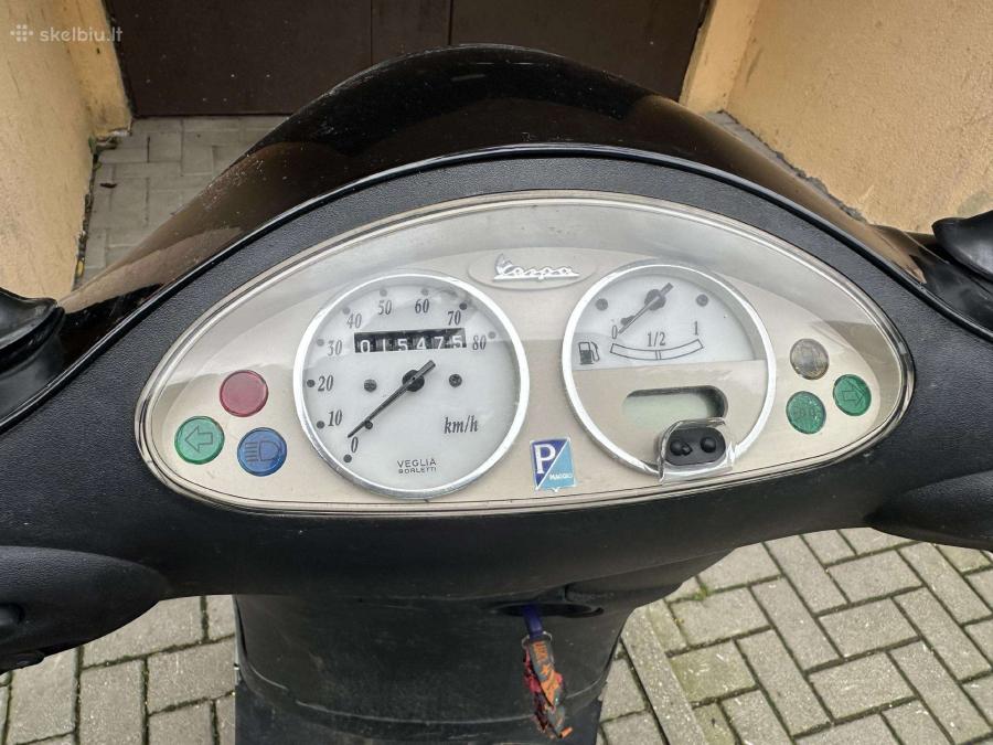 Melns Piaggio MP3 2005 Kauņa, ar dzinēja tilpumu 50.00 L un nobraukumu 15 tūkst. km par 700 €, foto 6 vietnē AUTOMOTO.COM.LV