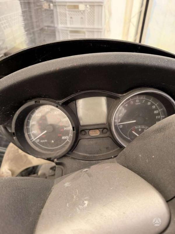 Melns Piaggio MP3 2007 Panevēža, ar dzinēja tilpumu 0.13 L un nobraukumu 18 tūkst. km par 490 €, foto 8 vietnē AUTOMOTO.COM.LV