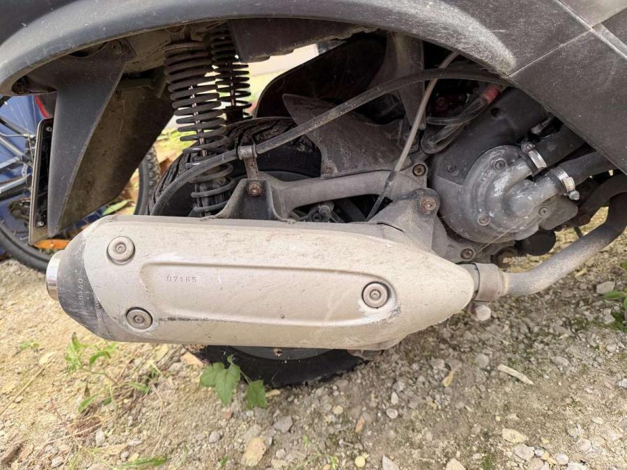 Melns Piaggio MP3 2007 Panevēža, ar dzinēja tilpumu 0.13 L un nobraukumu 18 tūkst. km par 490 €, foto 16 vietnē AUTOMOTO.COM.LV