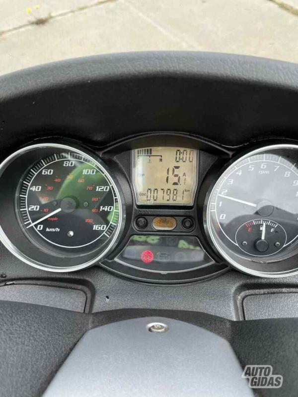 Black Piaggio MP3 2009 in Vilnius, with an engine capacity of 0.25 L and mileage of 8 thousand km for 2200 €, photo 4 on AUTOMOTO.COM.LV
