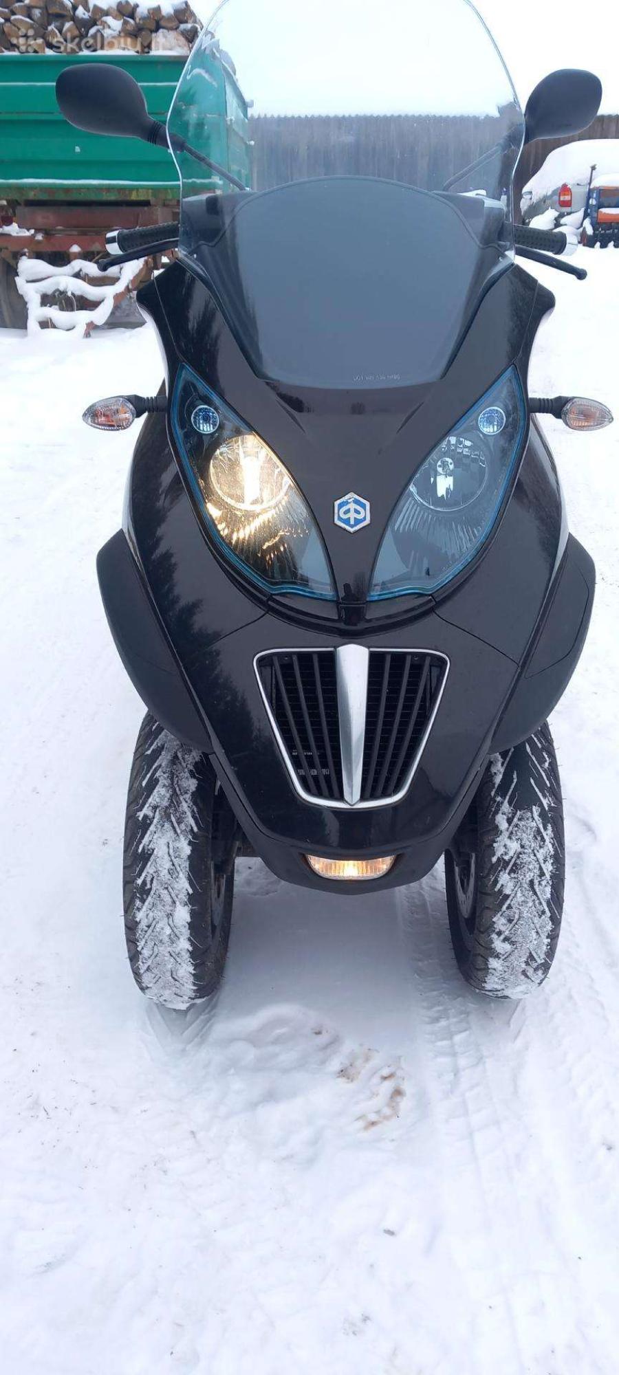 Black Piaggio MP3 2009 in Telschi, with an engine capacity of 0.40 L and mileage of 49 thousand km for 1350 €, photo 13 on AUTOMOTO.COM.LV
