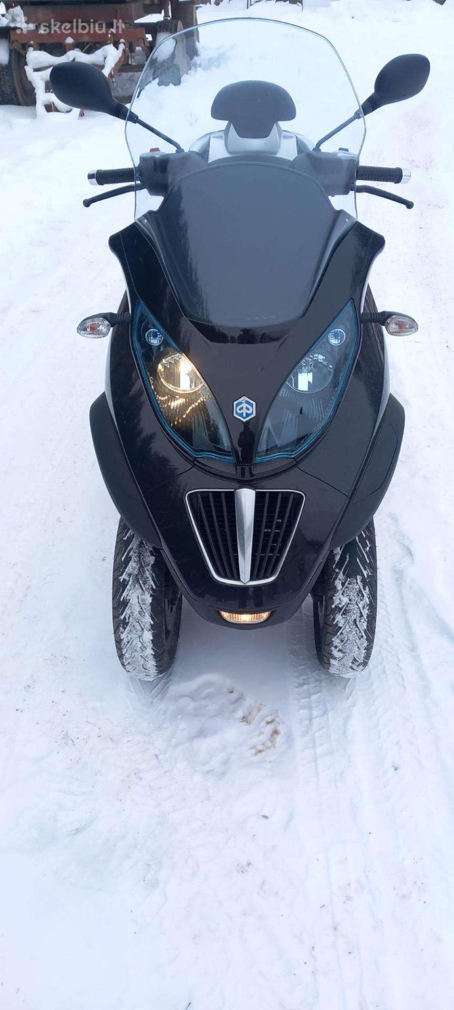 Black Piaggio MP3 2009 in Telschi, with an engine capacity of 0.40 L and mileage of 49 thousand km for 1350 €, photo 18 on AUTOMOTO.COM.LV