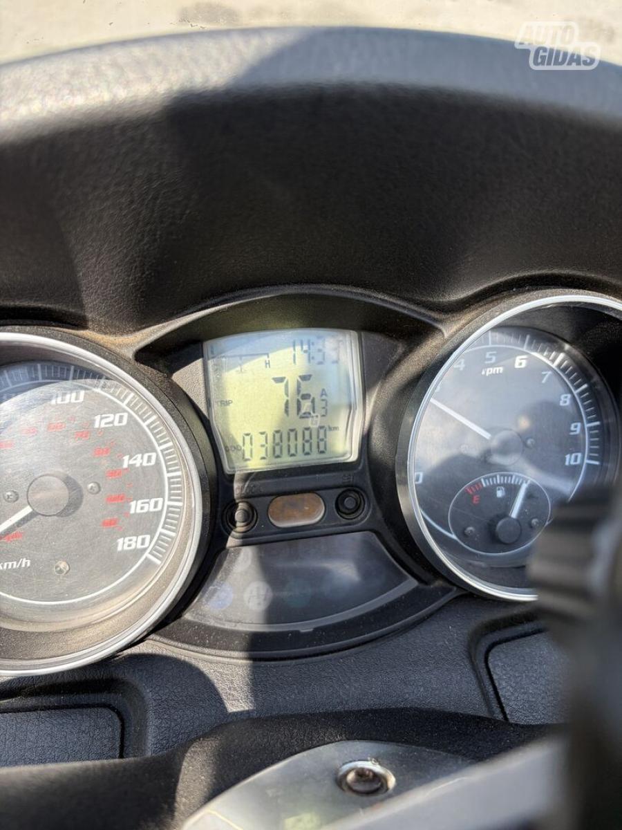 Black Piaggio MP3 2009 in Vilnius, with an engine capacity of 0.25 L and mileage of 38 thousand km for 1400 €, photo 11 on AUTOMOTO.COM.LV