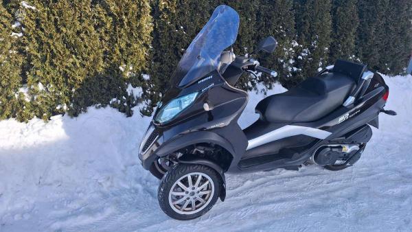 Black Piaggio MP3 2011 in Kaunas, with an engine capacity of 0.50 L and mileage of 22 thousand km for 2400 €, photo 1 on AUTOMOTO.COM.LV