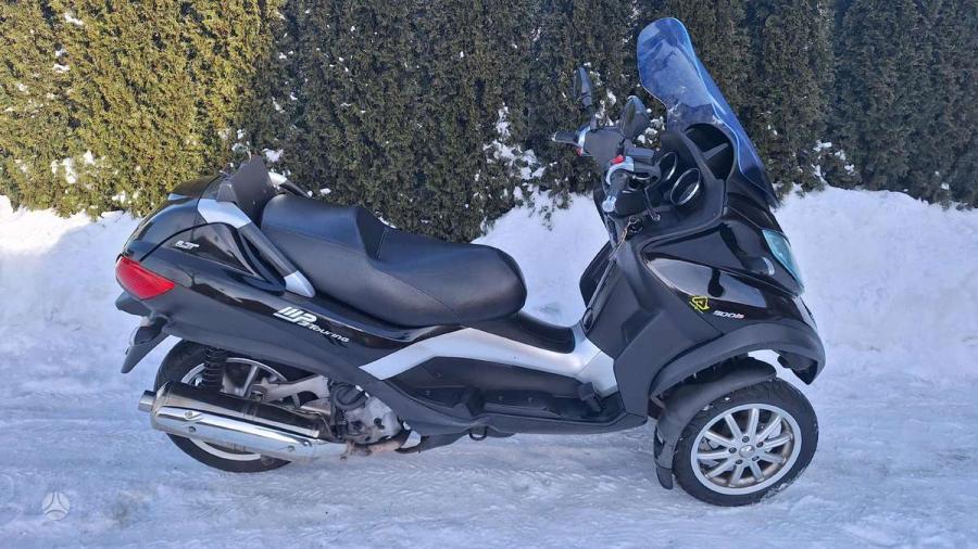 Black Piaggio MP3 2011 in Kaunas, with an engine capacity of 0.50 L and mileage of 22 thousand km for 2400 €, photo 3 on AUTOMOTO.COM.LV