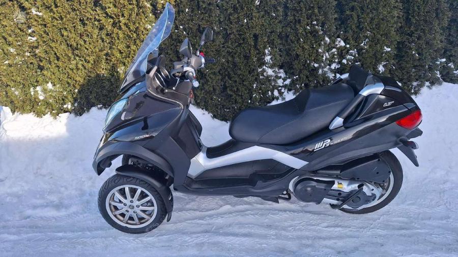 Black Piaggio MP3 2011 in Kaunas, with an engine capacity of 0.50 L and mileage of 22 thousand km for 2400 €, photo 5 on AUTOMOTO.COM.LV