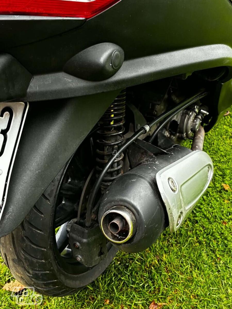 Melns Piaggio MP3 2011 Tauragė, ar dzinēja tilpumu 0.30 L un nobraukumu 0 tūkst. km par 1500 €, foto 8 vietnē AUTOMOTO.COM.LV