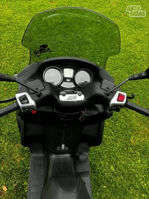 Melns Piaggio MP3 2011 Tauragė, ar dzinēja tilpumu 0.30 L un nobraukumu 0 tūkst. km par 1500 €, foto 9 vietnē AUTOMOTO.COM.LV