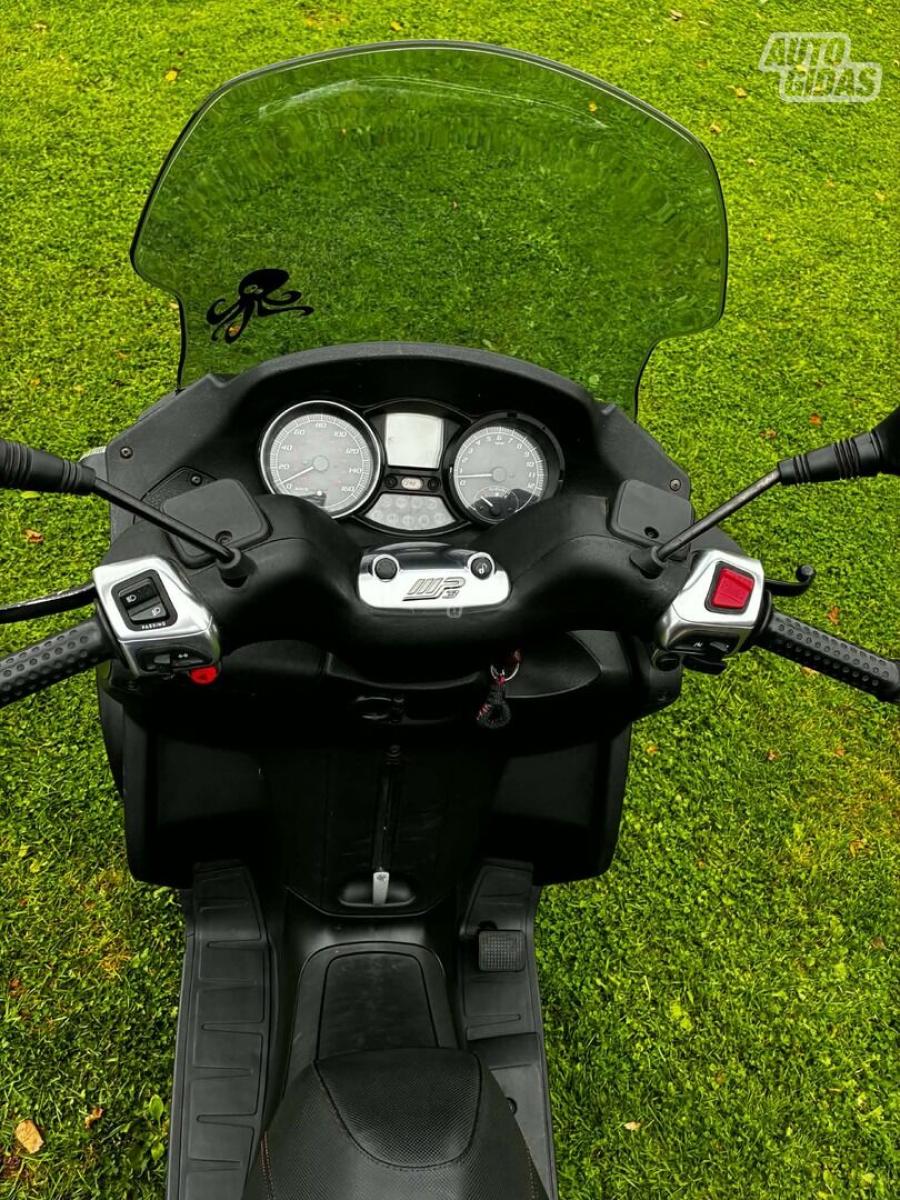 Melns Piaggio MP3 2011 Tauragė, ar dzinēja tilpumu 0.30 L un nobraukumu 0 tūkst. km par 1500 €, foto 9 vietnē AUTOMOTO.COM.LV
