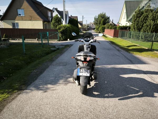 Melns Piaggio MP3 2012 Vilkaviškis, ar dzinēja tilpumu 0.30 L un nobraukumu 18 tūkst. km par 1400 €, foto 4 vietnē AUTOMOTO.COM.LV