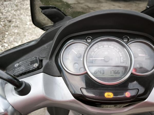 Melns Piaggio MP3 2013 Vilkaviškis, ar dzinēja tilpumu 0.30 L un nobraukumu 17 tūkst. km par 2000 €, foto 2 vietnē AUTOMOTO.COM.LV