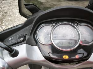 Melns Piaggio MP3 2013 Vilkaviškis, ar dzinēja tilpumu 0.30 L un nobraukumu 17 tūkst. km par 2000 €, foto 3 vietnē AUTOMOTO.COM.LV