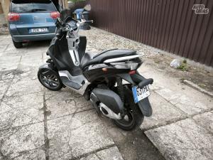 Melns Piaggio MP3 2013 Vilkaviškis, ar dzinēja tilpumu 0.30 L un nobraukumu 17 tūkst. km par 2000 €, foto 4 vietnē AUTOMOTO.COM.LV