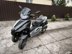 Melns Piaggio MP3 2013 Vilkaviškis, ar dzinēja tilpumu 0.30 L un nobraukumu 17 tūkst. km par 2000 €, foto 5 vietnē AUTOMOTO.COM.LV
