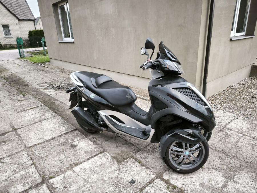 Melns Piaggio MP3 2013 Vilkaviškis, ar dzinēja tilpumu 0.30 L un nobraukumu 17 tūkst. km par 2000 €, foto 6 vietnē AUTOMOTO.COM.LV