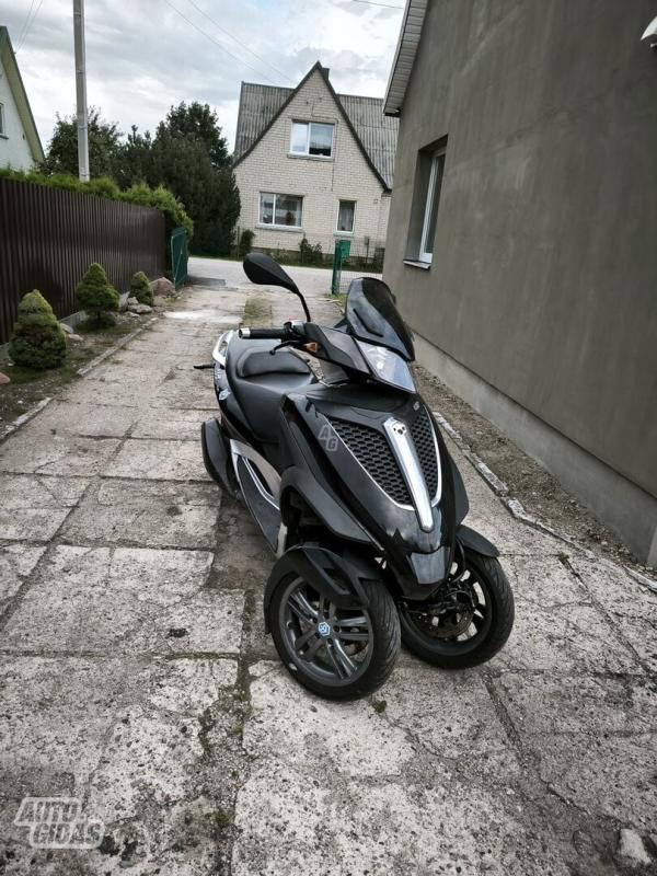 Melns Piaggio MP3 2013 Vilkaviškis, ar dzinēja tilpumu 0.30 L un nobraukumu 17 tūkst. km par 2000 €, foto 6 vietnē AUTOMOTO.COM.LV