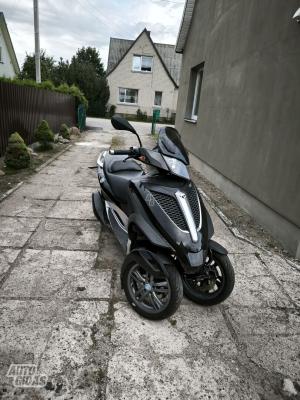 Melns Piaggio MP3 2013 Vilkaviškis, ar dzinēja tilpumu 0.30 L un nobraukumu 17 tūkst. km par 2000 €, foto 7 vietnē AUTOMOTO.COM.LV