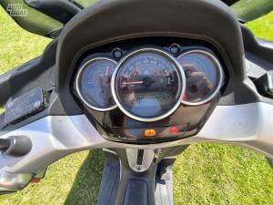 Melns Piaggio MP3 2013 Vilkaviškis, ar dzinēja tilpumu 0.30 L un nobraukumu 17 tūkst. km par 2000 €, foto 10 vietnē AUTOMOTO.COM.LV