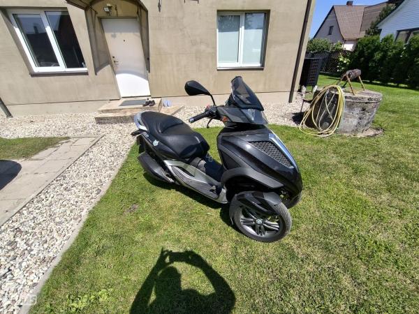 Melns Piaggio MP3 2013 Vilkaviškis, ar dzinēja tilpumu 0.30 L un nobraukumu 17 tūkst. km par 2000 €, foto 10 vietnē AUTOMOTO.COM.LV