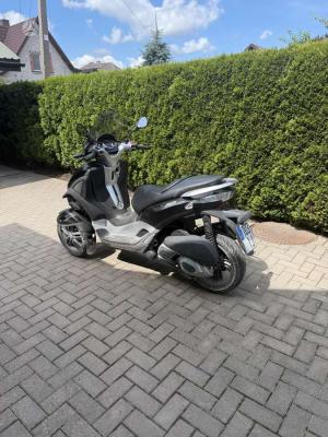 Melns Piaggio MP3 2015 Kauņa, ar dzinēja tilpumu 0.30 L un nobraukumu 47 tūkst. km par 2350 €, foto 3 vietnē AUTOMOTO.COM.LV