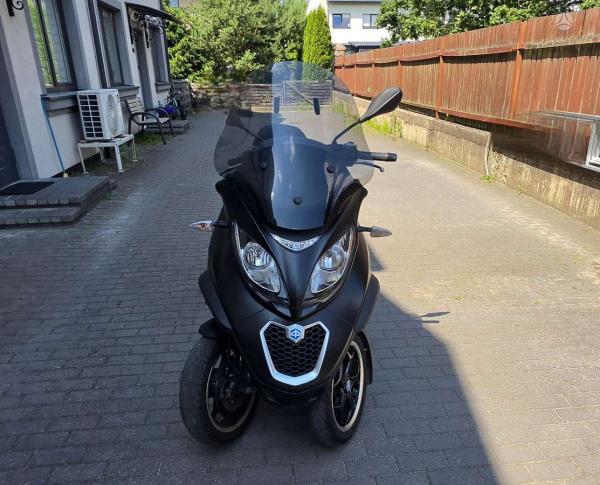 Melns Piaggio MP3 2016 Viļņa, ar dzinēja tilpumu 0.50 L un nobraukumu 42 tūkst. km par 3400 €, foto 3 vietnē AUTOMOTO.COM.LV