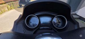 Black Piaggio MP3 2016 in Vilnius, with an engine capacity of 0.50 L and mileage of 42 thousand km for 3400 €, photo 8 on AUTOMOTO.COM.LV