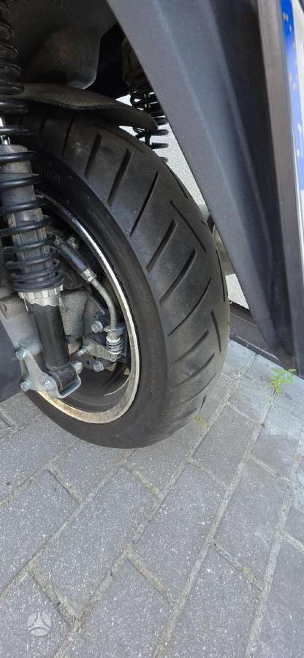 Melns Piaggio MP3 2016 Viļņa, ar dzinēja tilpumu 0.50 L un nobraukumu 42 tūkst. km par 3400 €, foto 9 vietnē AUTOMOTO.COM.LV