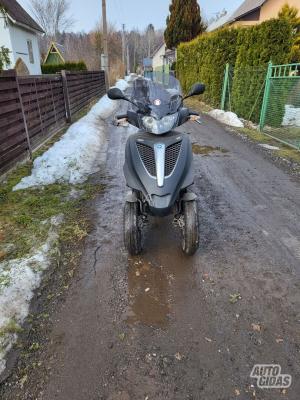 Black Piaggio MP3 2018 in Klaipeda, with an engine capacity of 0.30 L and mileage of 0 thousand km for 2250 €, photo 4 on AUTOMOTO.COM.LV