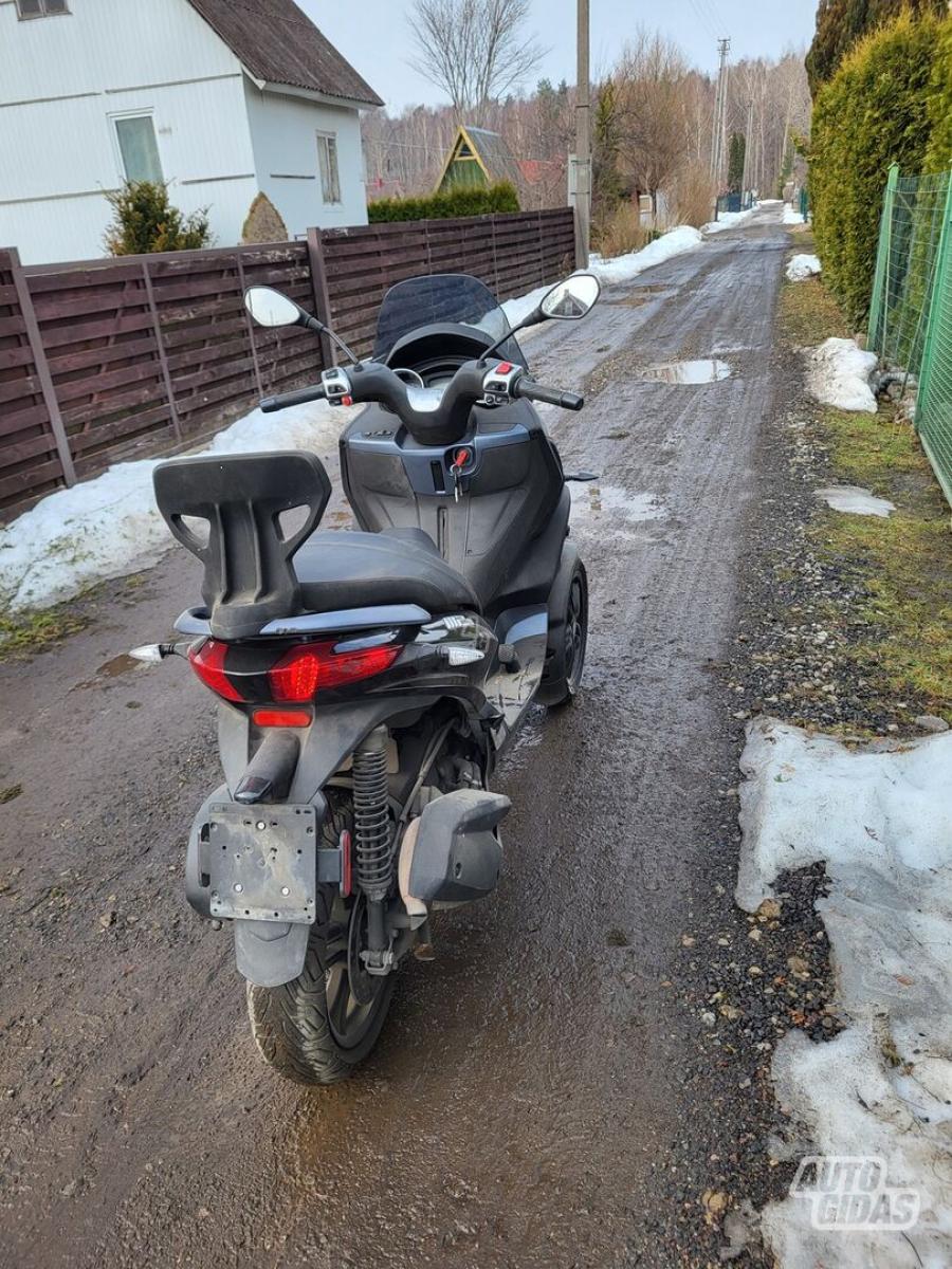 Black Piaggio MP3 2018 in Klaipeda, with an engine capacity of 0.30 L and mileage of 0 thousand km for 2250 €, photo 5 on AUTOMOTO.COM.LV