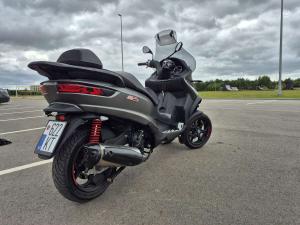 Черный Piaggio MP3 2018 в Клайпеда, объемом двигателя 0.49 л и пробегом 22 тыс. км за 4200 €, фото 6 на AUTOMOTO.COM.LV