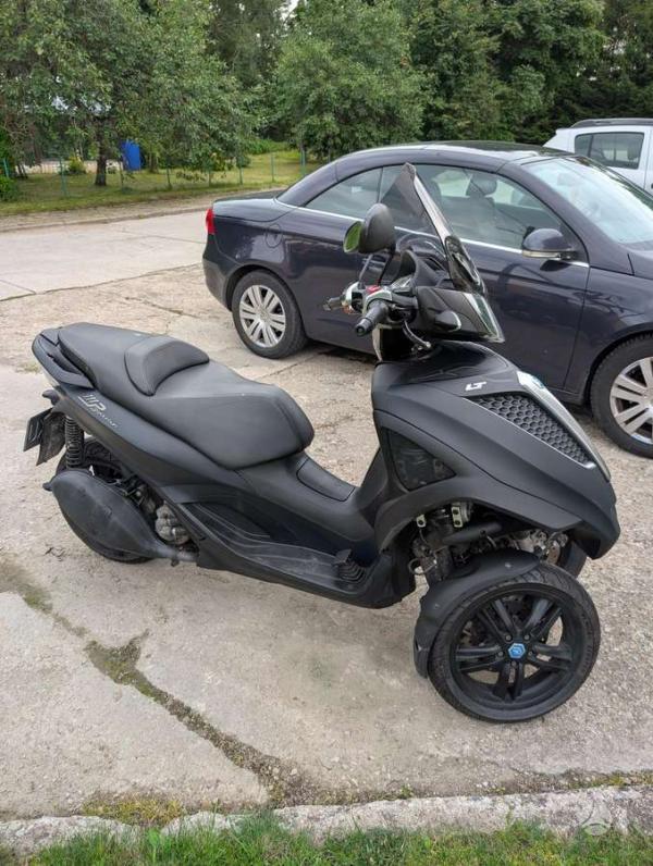 Black Piaggio MP3 2018 in Klaipeda, with an engine capacity of 0.30 L and mileage of 45 thousand km for 2600 €, photo 6 on AUTOMOTO.COM.LV